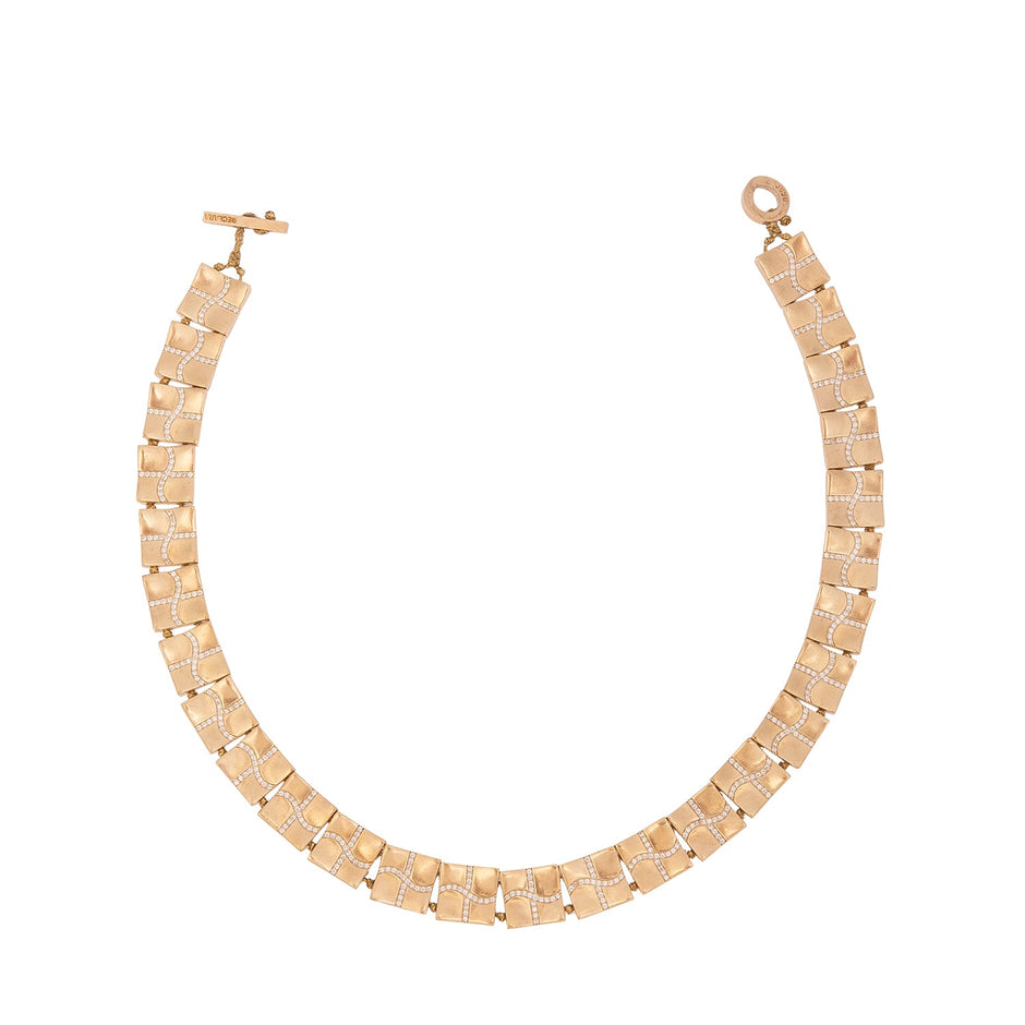 Rebellious and Graceful Choice of Jewelry